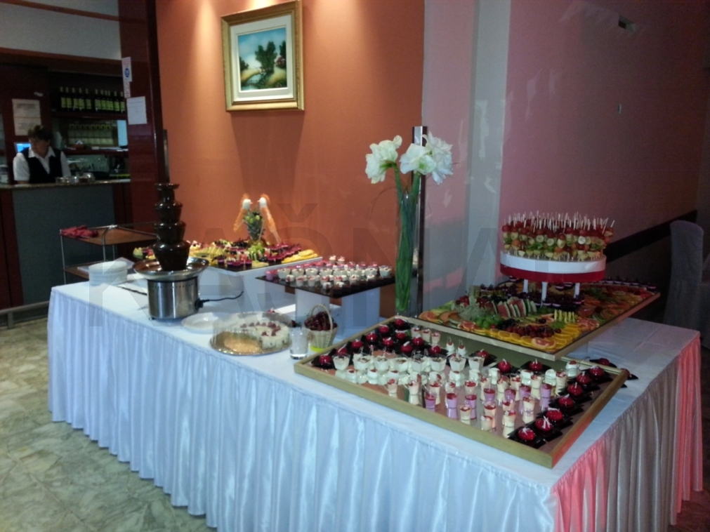 SLATKI STOL | KOLAČI KAŠNAR